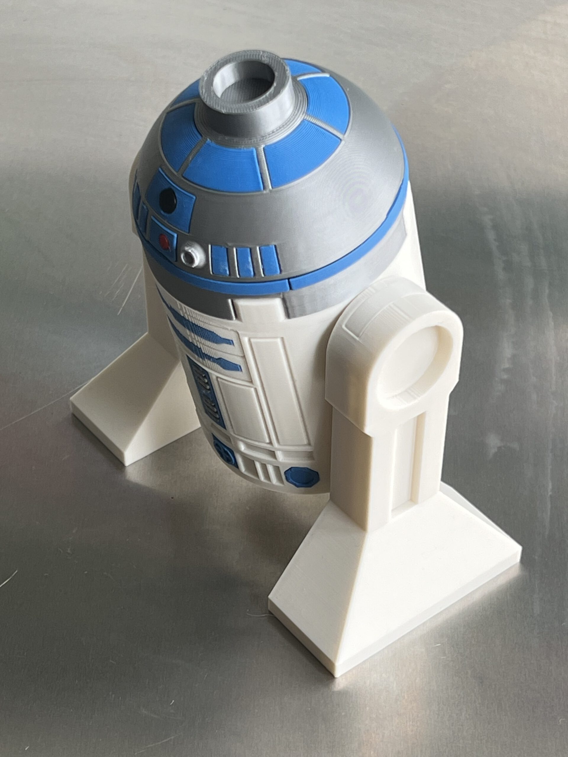 Large LEGO R2D2 - The Bavarian Model Maker